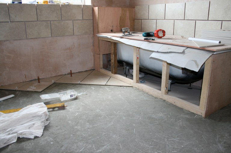 How to create a mirrored bath panel